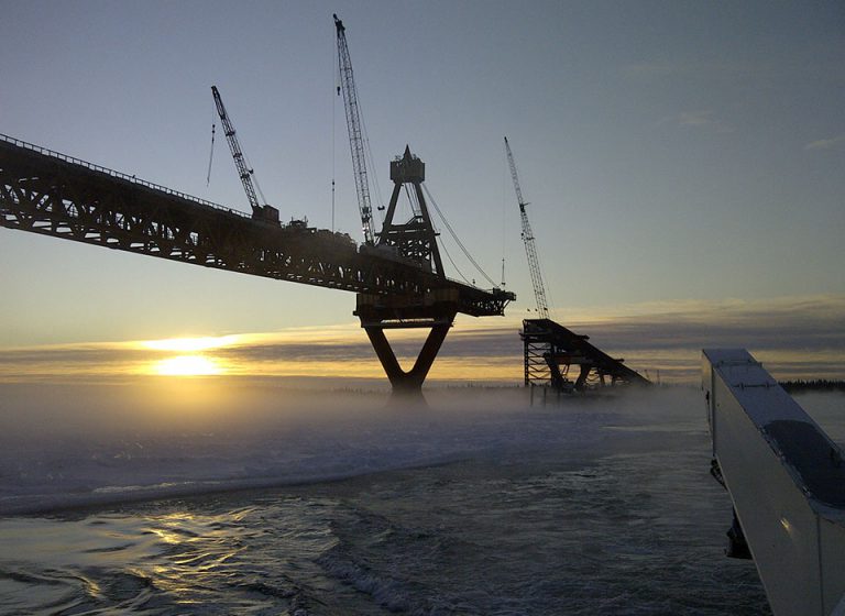 Deh Cho Bridge - McElhanney